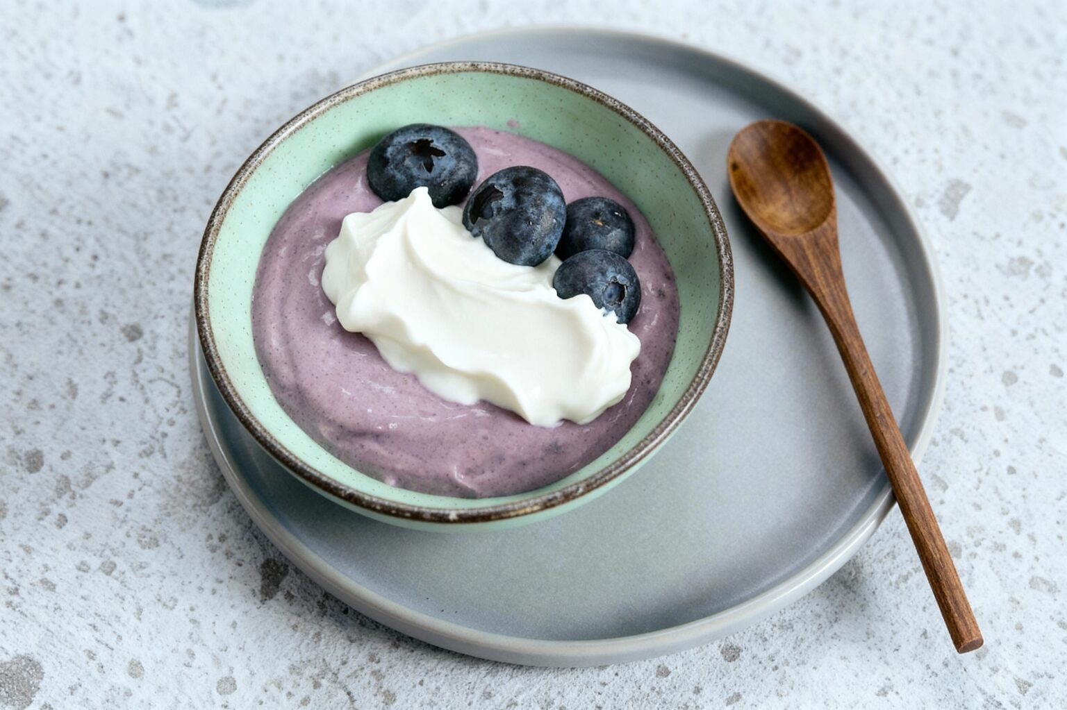 Kefir Forest Fruit Chia - Blue Plate